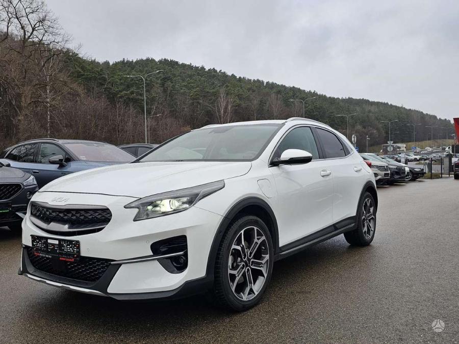 Balts Kia XCeed 2022 Viļņa, ar dzinēja tilpumu 1.58 L un nobraukumu 40 tūkst. km par 19500 €, foto 1 vietnē AUTOMOTO.COM.LV