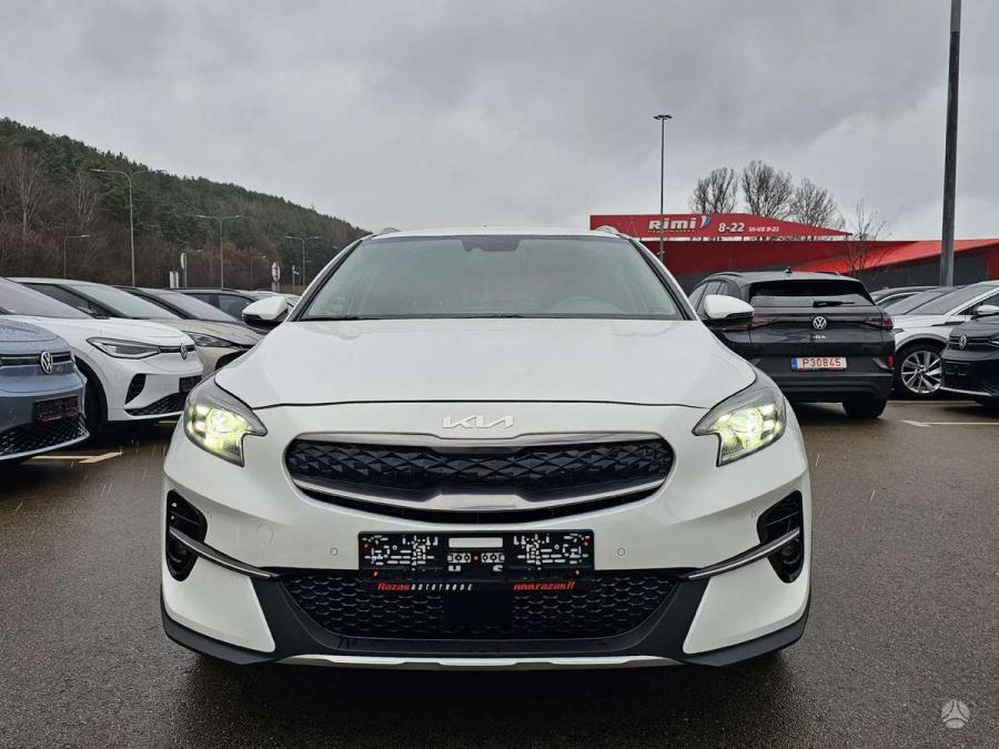 Balts Kia XCeed 2022 Viļņa, ar dzinēja tilpumu 1.58 L un nobraukumu 40 tūkst. km par 19500 €, foto 3 vietnē AUTOMOTO.COM.LV