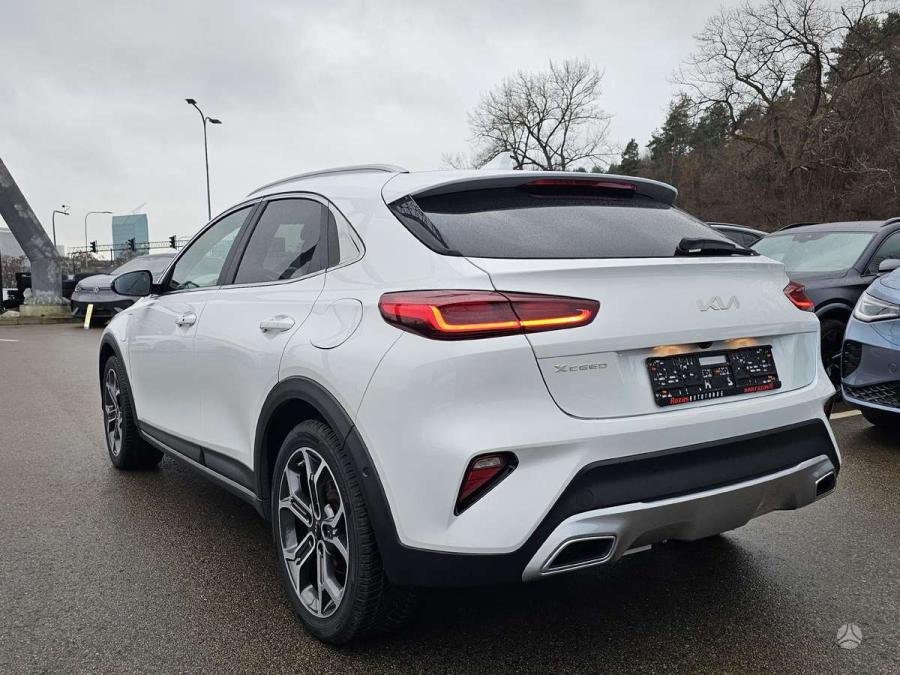 Balts Kia XCeed 2022 Viļņa, ar dzinēja tilpumu 1.58 L un nobraukumu 40 tūkst. km par 19500 €, foto 4 vietnē AUTOMOTO.COM.LV