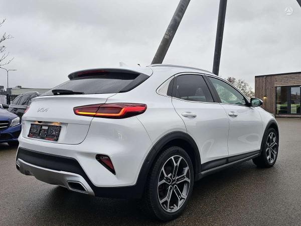 Balts Kia XCeed 2022 Viļņa, ar dzinēja tilpumu 1.58 L un nobraukumu 40 tūkst. km par 19500 €, foto 5 vietnē AUTOMOTO.COM.LV