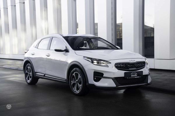 White Kia XCeed 2022 in Vilnius, with an engine capacity of 1.58 L and mileage of 59 thousand km for 18650 €, photo 1 on AUTOMOTO.COM.LV