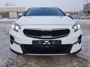 White Kia XCeed 2022 in Siauliai, with an engine capacity of 1.00 L and mileage of 180 thousand km for 11900 €, photo 2 on AUTOMOTO.COM.LV