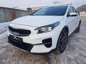 White Kia XCeed 2022 in Siauliai, with an engine capacity of 1.00 L and mileage of 180 thousand km for 11900 €, photo 3 on AUTOMOTO.COM.LV