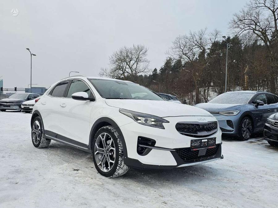 Balts Kia XCeed 2022 Viļņa, ar dzinēja tilpumu 1.58 L un nobraukumu 40 tūkst. km par 19600 €, foto 3 vietnē AUTOMOTO.COM.LV