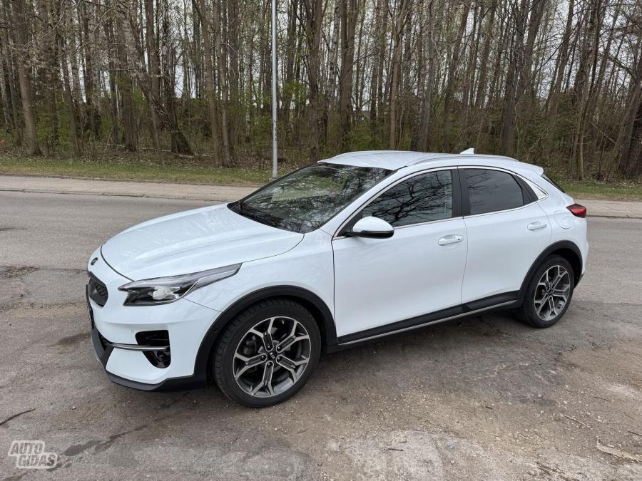 Белый Киа XCeed 2022 в Вильнюс, объемом двигателя 1.60 л и пробегом 43 тыс. км за 19000 €, фото 3 на AUTOMOTO.COM.LV