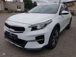 White Kia XCeed 2022 in Siauliai, with an engine capacity of 1.00 L and mileage of 180 thousand km for 11200 €, photo 4 on AUTOMOTO.COM.LV
