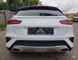 White Kia XCeed 2022 in Siauliai, with an engine capacity of 1.00 L and mileage of 180 thousand km for 11200 €, photo 7 on AUTOMOTO.COM.LV
