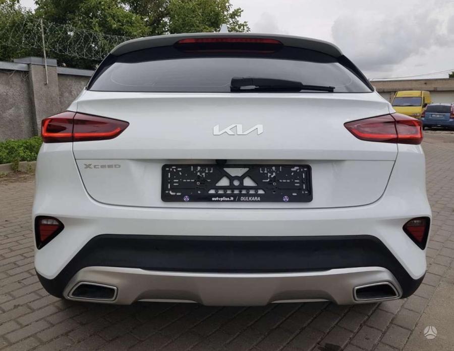 White Kia XCeed 2022 in Siauliai, with an engine capacity of 1.00 L and mileage of 180 thousand km for 11200 €, photo 7 on AUTOMOTO.COM.LV