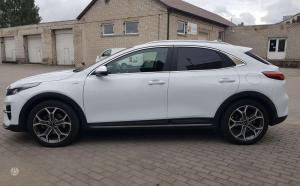 White Kia XCeed 2022 in Siauliai, with an engine capacity of 1.00 L and mileage of 180 thousand km for 11200 €, photo 8 on AUTOMOTO.COM.LV