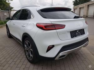 White Kia XCeed 2022 in Siauliai, with an engine capacity of 1.00 L and mileage of 180 thousand km for 11200 €, photo 9 on AUTOMOTO.COM.LV