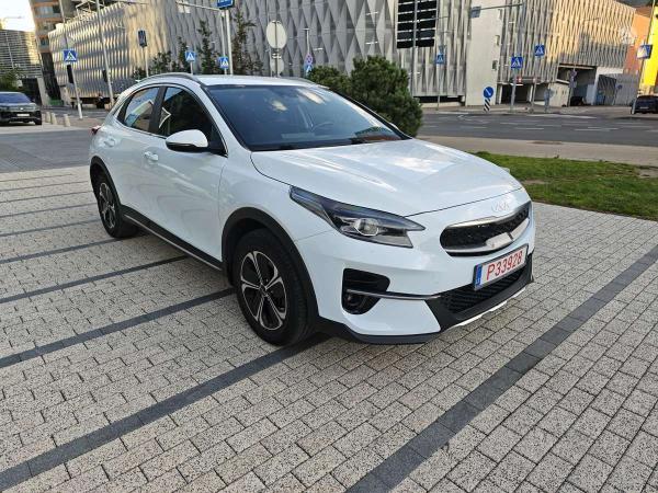 Kia XCeed 2022 Viļņa vietnē Balts Kia XCeed 2022 Viļņa, ar dzinēja tilpumu 1.58 L un nobraukumu 63 tūkst. km par 16200 €, foto 3 vietnē AUTOMOTO.COM.LV