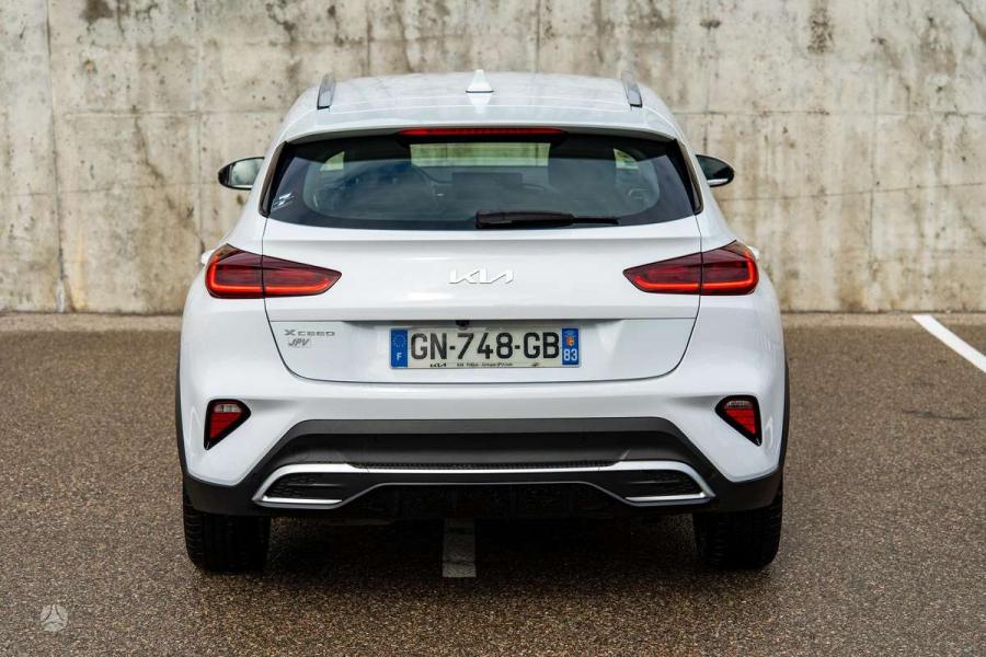 Balts Kia XCeed 2023 Viļņa, ar dzinēja tilpumu 1.60 L un nobraukumu 184 tūkst. km par 12900 €, foto 7 vietnē AUTOMOTO.COM.LV