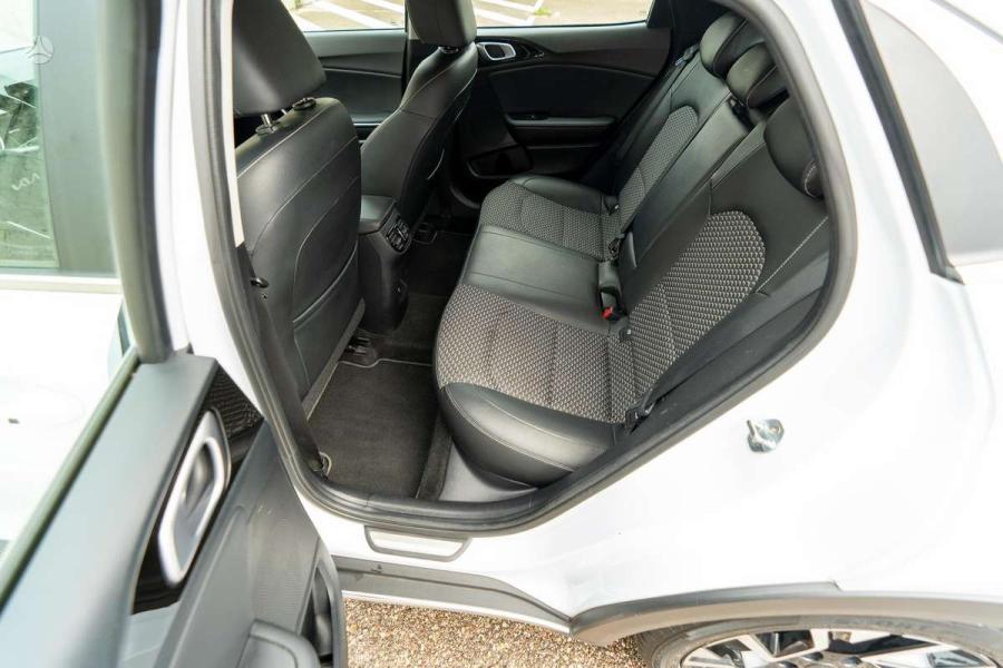 Balts Kia XCeed 2023 Viļņa, ar dzinēja tilpumu 1.60 L un nobraukumu 184 tūkst. km par 12900 €, foto 22 vietnē AUTOMOTO.COM.LV