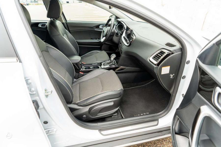 Balts Kia XCeed 2023 Viļņa, ar dzinēja tilpumu 1.60 L un nobraukumu 184 tūkst. km par 12900 €, foto 23 vietnē AUTOMOTO.COM.LV