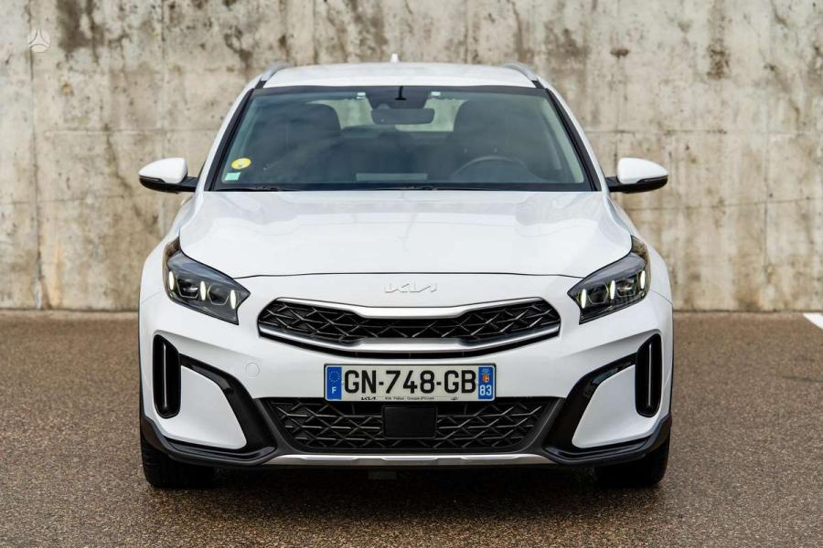 Белый Киа XCeed 2023 в Вильнюс, объемом двигателя 1.60 л и пробегом 184 тыс. км за 12900 €, фото 6 на AUTOMOTO.COM.LV