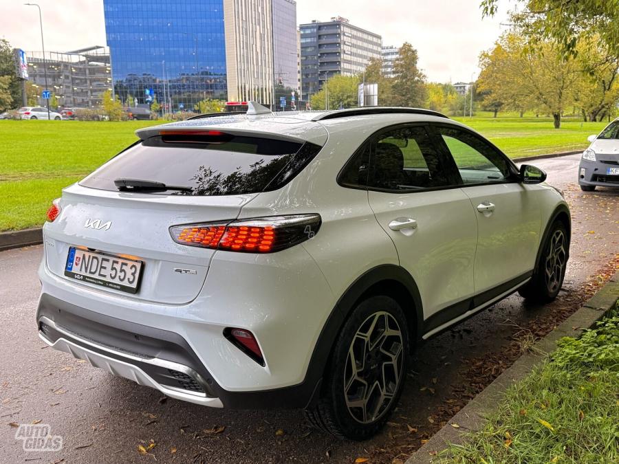 White Kia XCeed 2024 in Vilnius, with an engine capacity of 1.50 L and mileage of 37 thousand km for 20900 €, photo 6 on AUTOMOTO.COM.LV