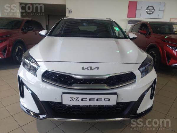 White Kia XCeed 2026 in Daugavpils, with an engine capacity of 1.50 L and mileage of 10 thousand km for 28441 €, photo 2 on AUTOMOTO.COM.LV