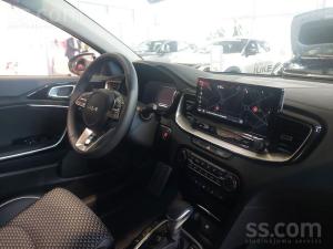 White Kia XCeed 2026 in Daugavpils, with an engine capacity of 1.50 L and mileage of 10 thousand km for 28441 €, photo 8 on AUTOMOTO.COM.LV