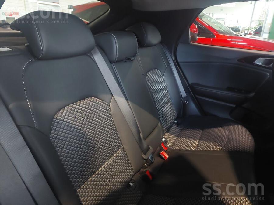 White Kia XCeed 2026 in Daugavpils, with an engine capacity of 1.50 L and mileage of 10 thousand km for 28441 €, photo 10 on AUTOMOTO.COM.LV