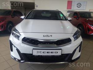Белый Киа XCeed 2026 в Даугавпилс, объемом двигателя 1.50 л и пробегом 10 тыс. км за 28441 €, фото 3 на AUTOMOTO.COM.LV