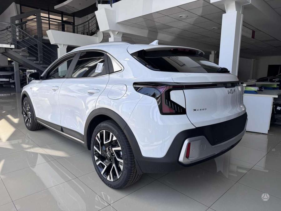Balts Kia XCeed 2026 Šauļi, ar dzinēja tilpumu 1.60 L un nobraukumu 0 tūkst. km par 26000 €, foto 5 vietnē AUTOMOTO.COM.LV