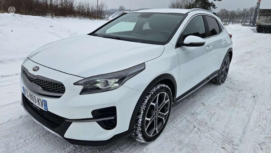 Balts Kia XCeed 2020 Kauņa, ar dzinēja tilpumu 1.60 L un nobraukumu 157 tūkst. km par 14900 €, foto 1 vietnē AUTOMOTO.COM.LV