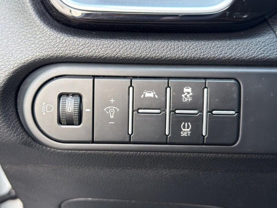 Balts Kia XCeed 2021 Pērnava, ar dzinēja tilpumu 1.50 L un nobraukumu 77 tūkst. km par 18850 €, foto 22 vietnē AUTOMOTO.COM.LV