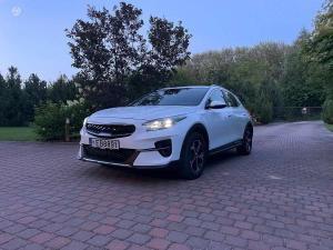 White Kia XCeed 2022 in Kedainiai, with an engine capacity of 1.60 L and mileage of 125 thousand km for 16500 €, photo  on AUTOMOTO.COM.LV