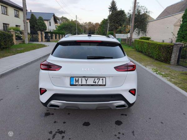 White Kia XCeed 2022 in Vilnius, with an engine capacity of 1.48 L and mileage of 29 thousand km for 19999 €, photo 7 on AUTOMOTO.COM.LV