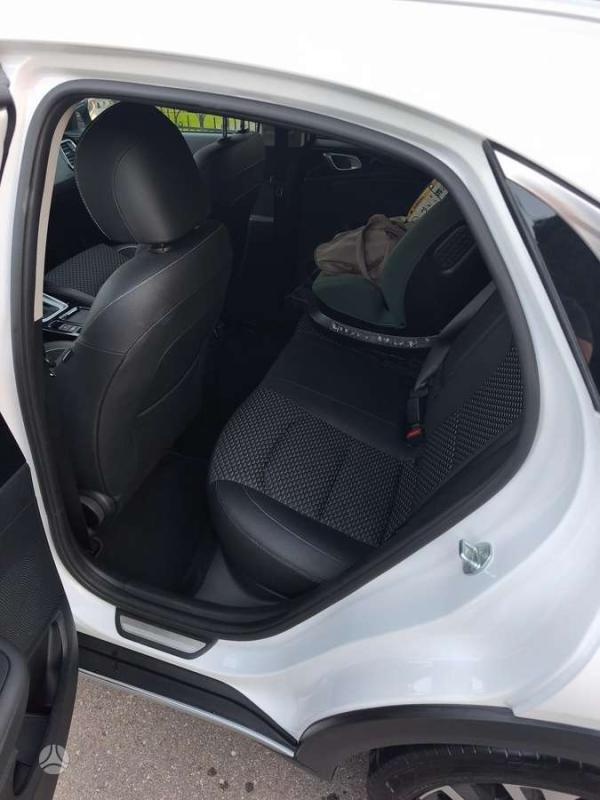 White Kia XCeed 2022 in Vilnius, with an engine capacity of 1.48 L and mileage of 29 thousand km for 19999 €, photo 10 on AUTOMOTO.COM.LV