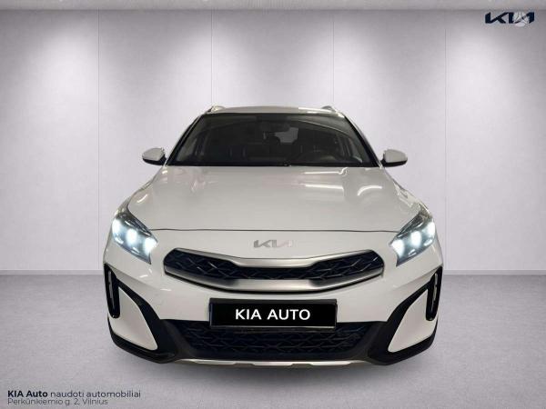 White Kia XCeed 2023 in Vilnius, with an engine capacity of 1.50 L and mileage of 112 thousand km for 16900 €, photo 3 on AUTOMOTO.COM.LV