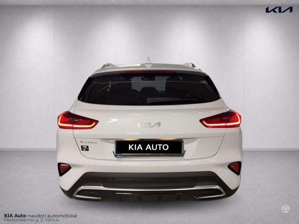 White Kia XCeed 2023 in Vilnius, with an engine capacity of 1.50 L and mileage of 112 thousand km for 16900 €, photo 4 on AUTOMOTO.COM.LV