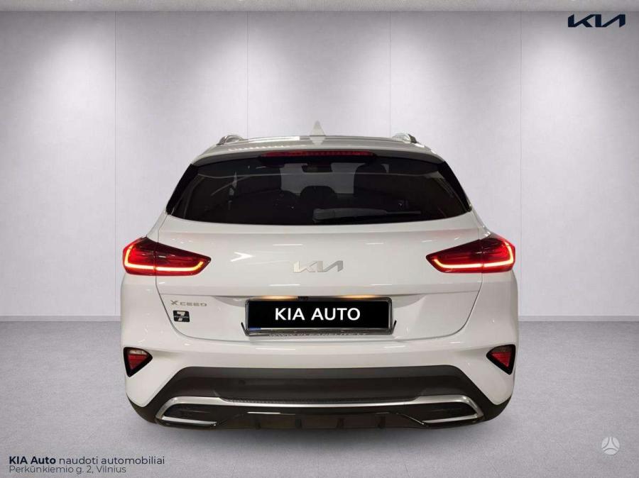 Balts Kia XCeed 2023 Viļņa, ar dzinēja tilpumu 1.50 L un nobraukumu 112 tūkst. km par 16900 €, foto 5 vietnē AUTOMOTO.COM.LV