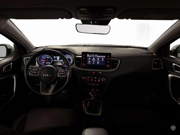 White Kia XCeed 2023 in Vilnius, with an engine capacity of 1.50 L and mileage of 112 thousand km for 16900 €, photo 5 on AUTOMOTO.COM.LV