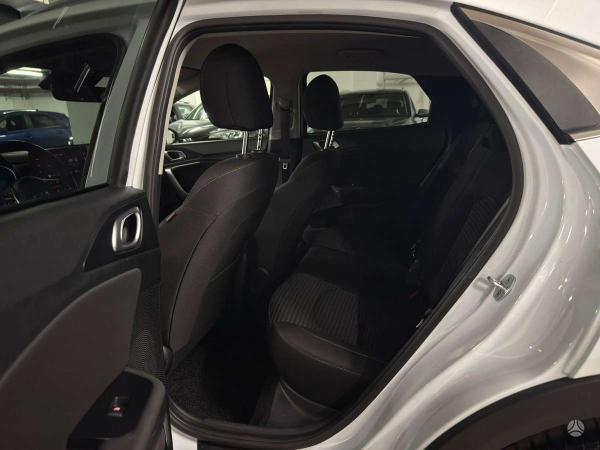 White Kia XCeed 2023 in Vilnius, with an engine capacity of 1.50 L and mileage of 112 thousand km for 16900 €, photo 9 on AUTOMOTO.COM.LV