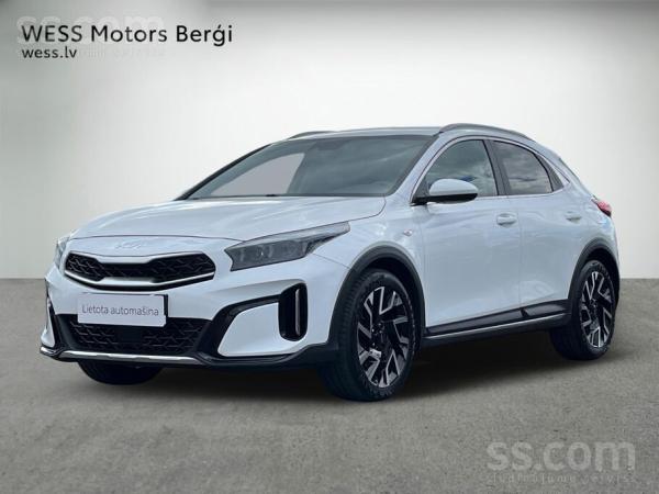 Белый Киа XCeed 2024 в Рига, объемом двигателя 1.50 л и пробегом 45 тыс. км за 19990 €, фото 1 на AUTOMOTO.COM.LV