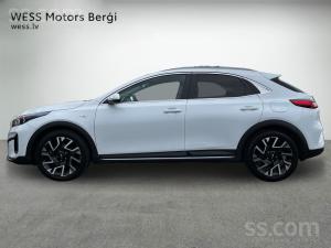 Balts Kia XCeed 2024 Rīga, ar dzinēja tilpumu 1.50 L un nobraukumu 45 tūkst. km par 19990 €, foto 4 vietnē AUTOMOTO.COM.LV