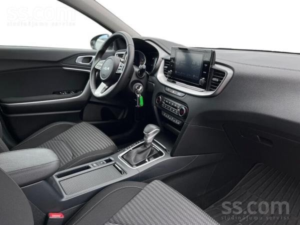 Белый Киа XCeed 2024 в Рига, объемом двигателя 1.50 л и пробегом 45 тыс. км за 19990 €, фото 7 на AUTOMOTO.COM.LV