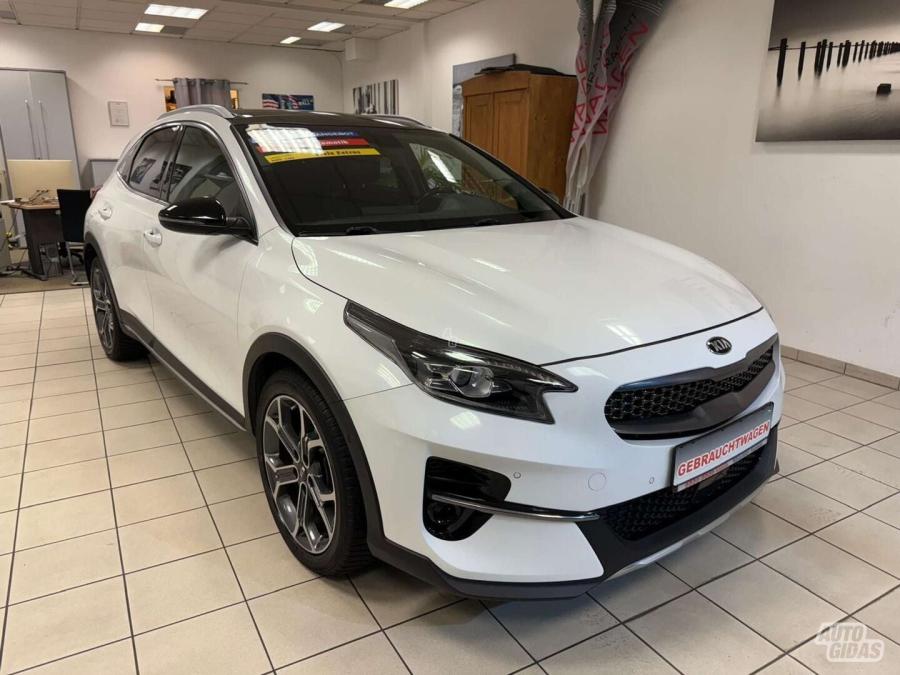 White Kia XCeed 2020 in Kaunas, with an engine capacity of 1.60 L and mileage of 55 thousand km for 25181 €, photo 3 on AUTOMOTO.COM.LV