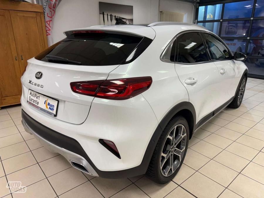 White Kia XCeed 2020 in Kaunas, with an engine capacity of 1.60 L and mileage of 55 thousand km for 25181 €, photo 4 on AUTOMOTO.COM.LV