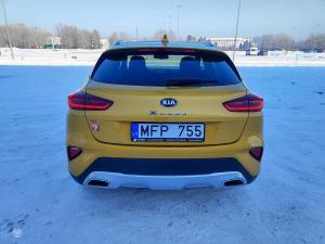 Yellow Kia XCeed 2019 in Kaunas, with an engine capacity of 1.60 L and mileage of 98 thousand km for 15000 €, photo 6 on AUTOMOTO.COM.LV
