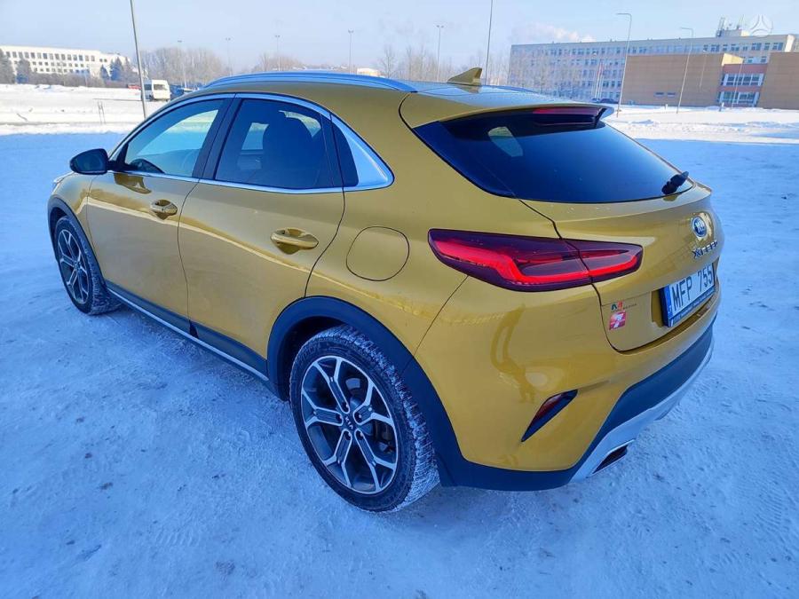 Yellow Kia XCeed 2019 in Kaunas, with an engine capacity of 1.60 L and mileage of 98 thousand km for 15000 €, photo 9 on AUTOMOTO.COM.LV