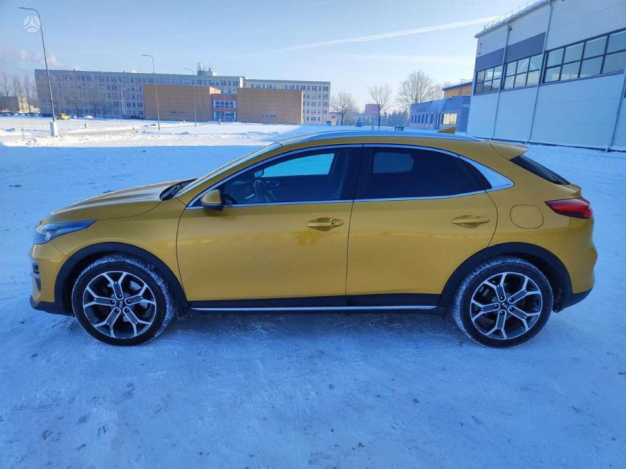 Yellow Kia XCeed 2019 in Kaunas, with an engine capacity of 1.60 L and mileage of 98 thousand km for 15000 €, photo 10 on AUTOMOTO.COM.LV