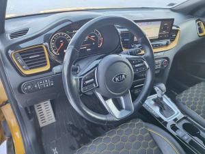 Yellow Kia XCeed 2019 in Kaunas, with an engine capacity of 1.60 L and mileage of 98 thousand km for 15000 €, photo 12 on AUTOMOTO.COM.LV