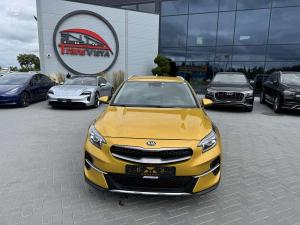 Yellow Kia XCeed 2020 in Telschi, with an engine capacity of 1.60 L and mileage of 149 thousand km for 11800 €, photo  on AUTOMOTO.COM.LV