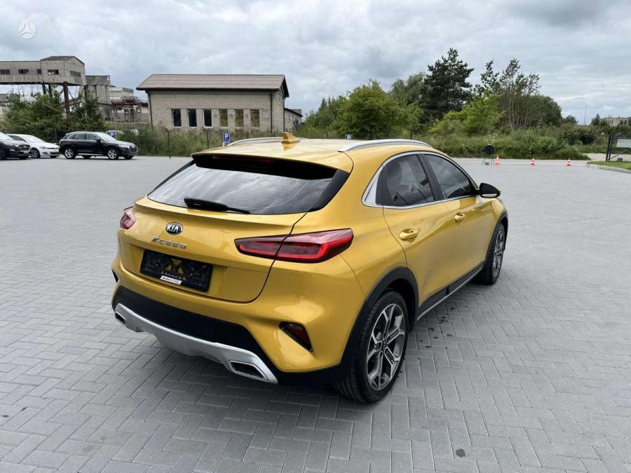 Yellow Kia XCeed 2020 in Telschi, with an engine capacity of 1.60 L and mileage of 149 thousand km for 11800 €, photo 10 on AUTOMOTO.COM.LV