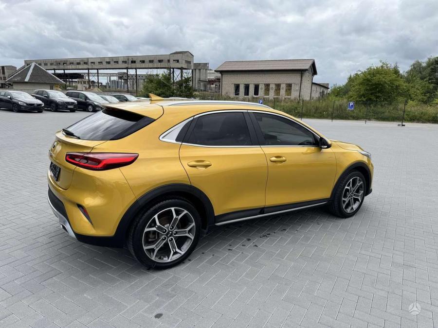 Yellow Kia XCeed 2020 in Telschi, with an engine capacity of 1.60 L and mileage of 149 thousand km for 11800 €, photo 11 on AUTOMOTO.COM.LV