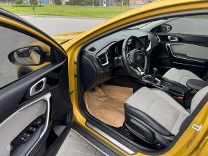 Yellow Kia XCeed 2020 in Telschi, with an engine capacity of 1.60 L and mileage of 149 thousand km for 11800 €, photo 16 on AUTOMOTO.COM.LV