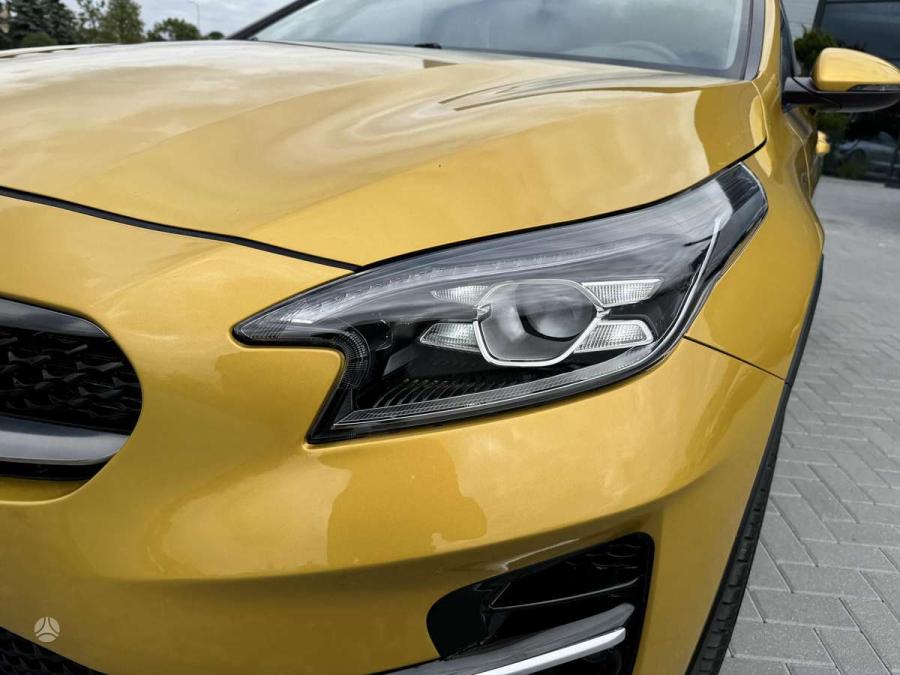 Yellow Kia XCeed 2020 in Telschi, with an engine capacity of 1.60 L and mileage of 149 thousand km for 11800 €, photo 17 on AUTOMOTO.COM.LV
