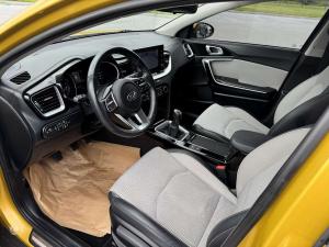 Yellow Kia XCeed 2020 in Telschi, with an engine capacity of 1.60 L and mileage of 149 thousand km for 11800 €, photo 18 on AUTOMOTO.COM.LV